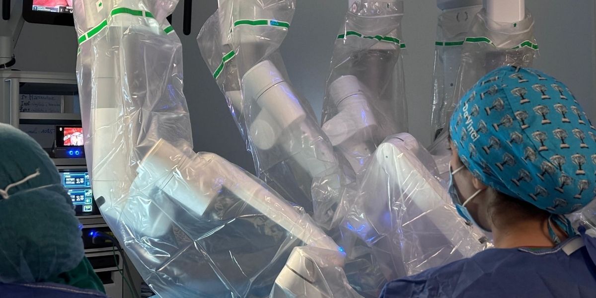 Endométriose : premières chirurgies robotiques réalisées à l’Hôpital ...